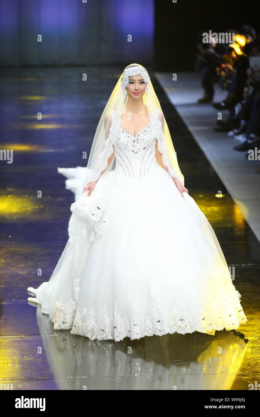 Ling cheung hi-res stock photography and images - Alamy