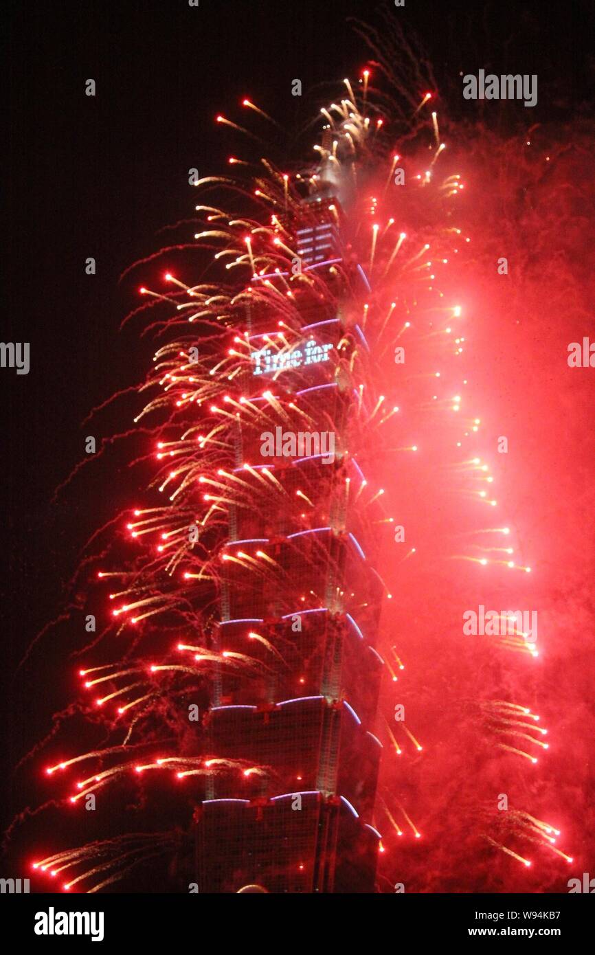Taipei 101 fireworks hi-res stock photography and images - Alamy