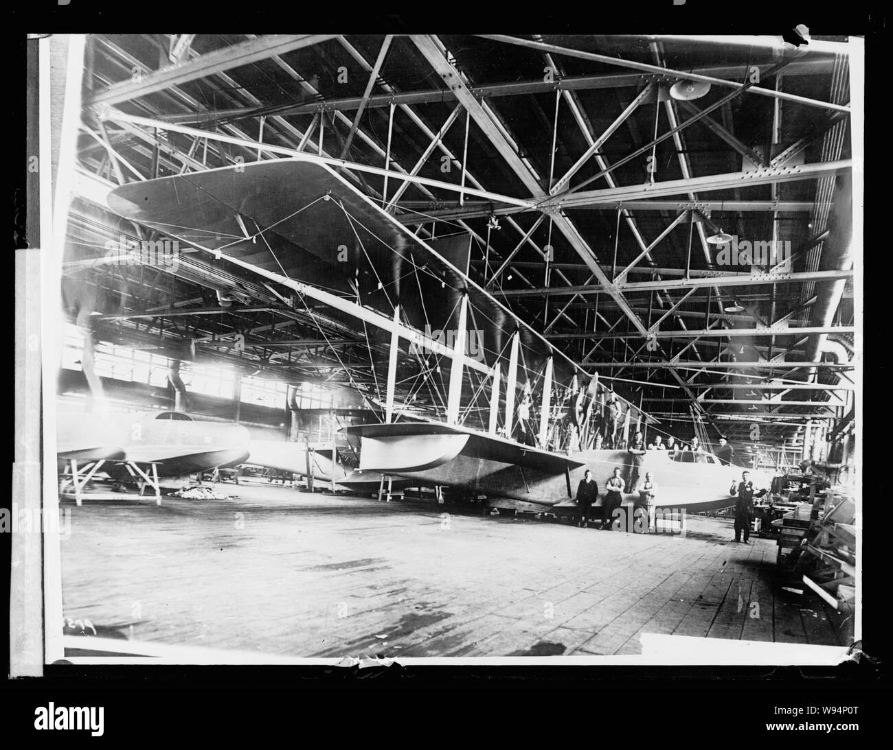 Aeroplane factory hi-res stock photography and images - Alamy
