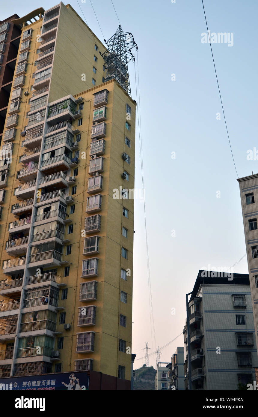 Pylon mounted hi-res stock photography and images - Alamy