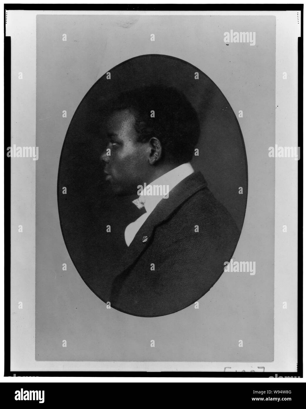 African American man, head-and-shoulders portrait, left profile Stock ...