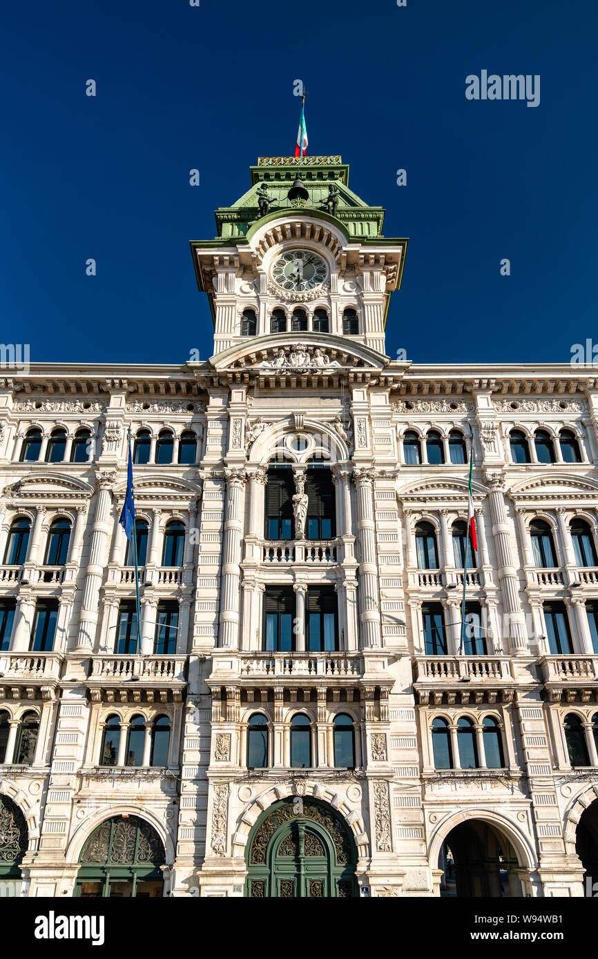 City town palace government italy hi-res stock photography and images ...