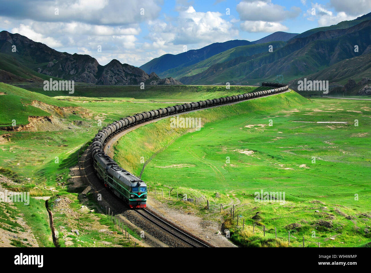 Tibet railway hi-res stock photography and images - Alamy