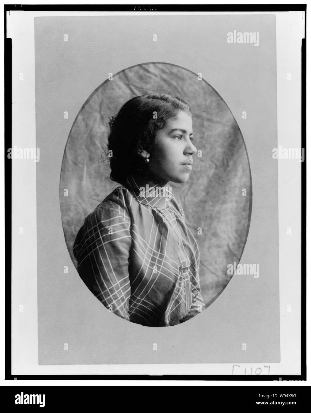 African american female profile Black and White Stock Photos & Images ...