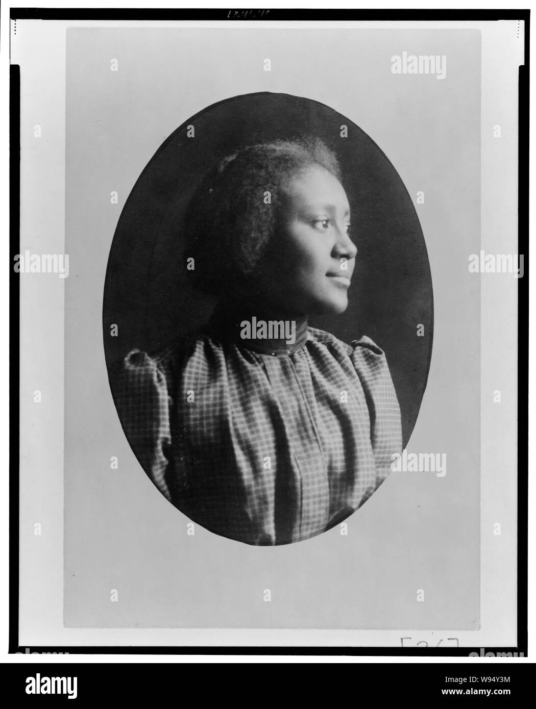 African American woman, head-and-shoulders portrait, facing right Stock ...
