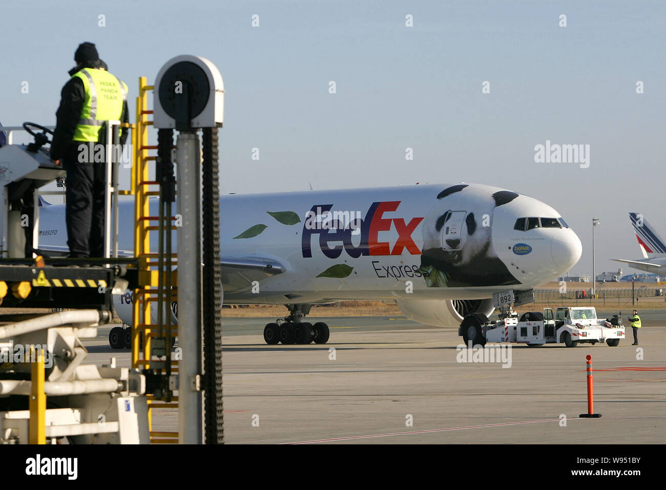 The FedEx Panda Express jet plane carrying giant pandas Huan Huan ...