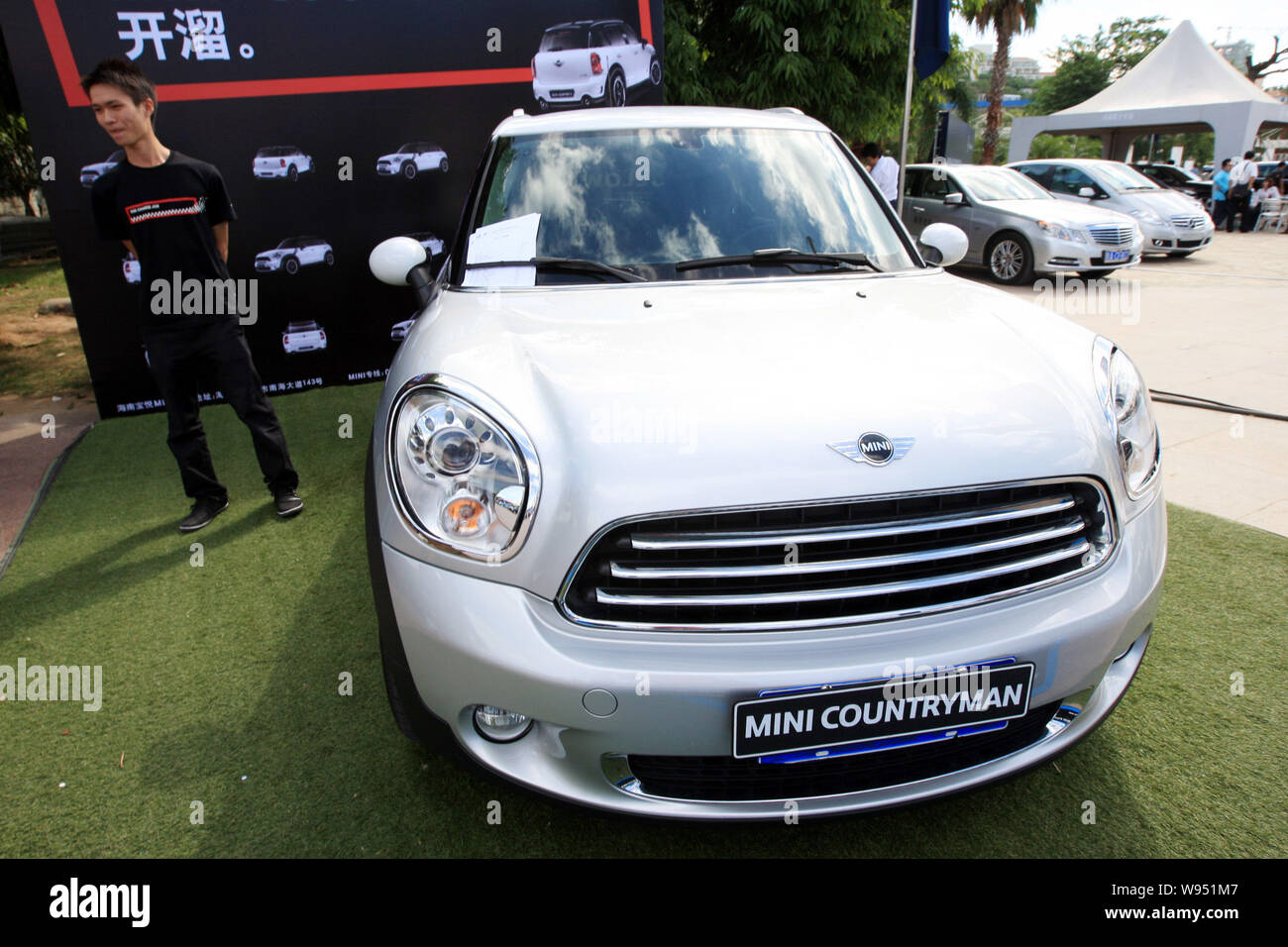 Mini countryman hi-res stock photography and images - Alamy