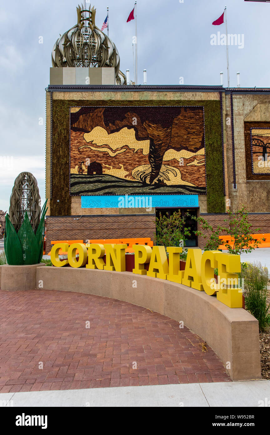 Worlds only corn palace sign hi-res stock photography and images - Alamy
