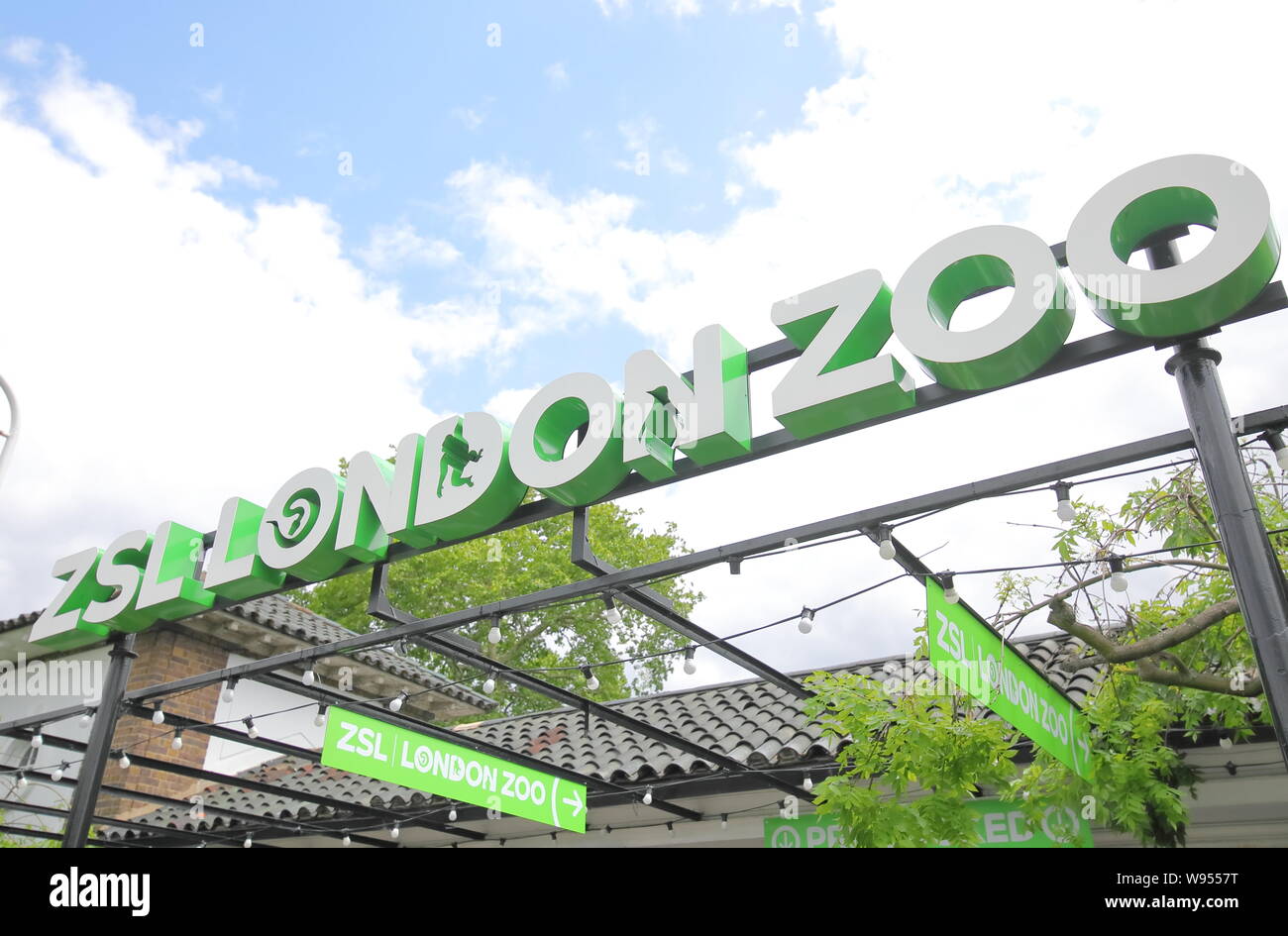 Zsl london zoo sign hi-res stock photography and images - Alamy
