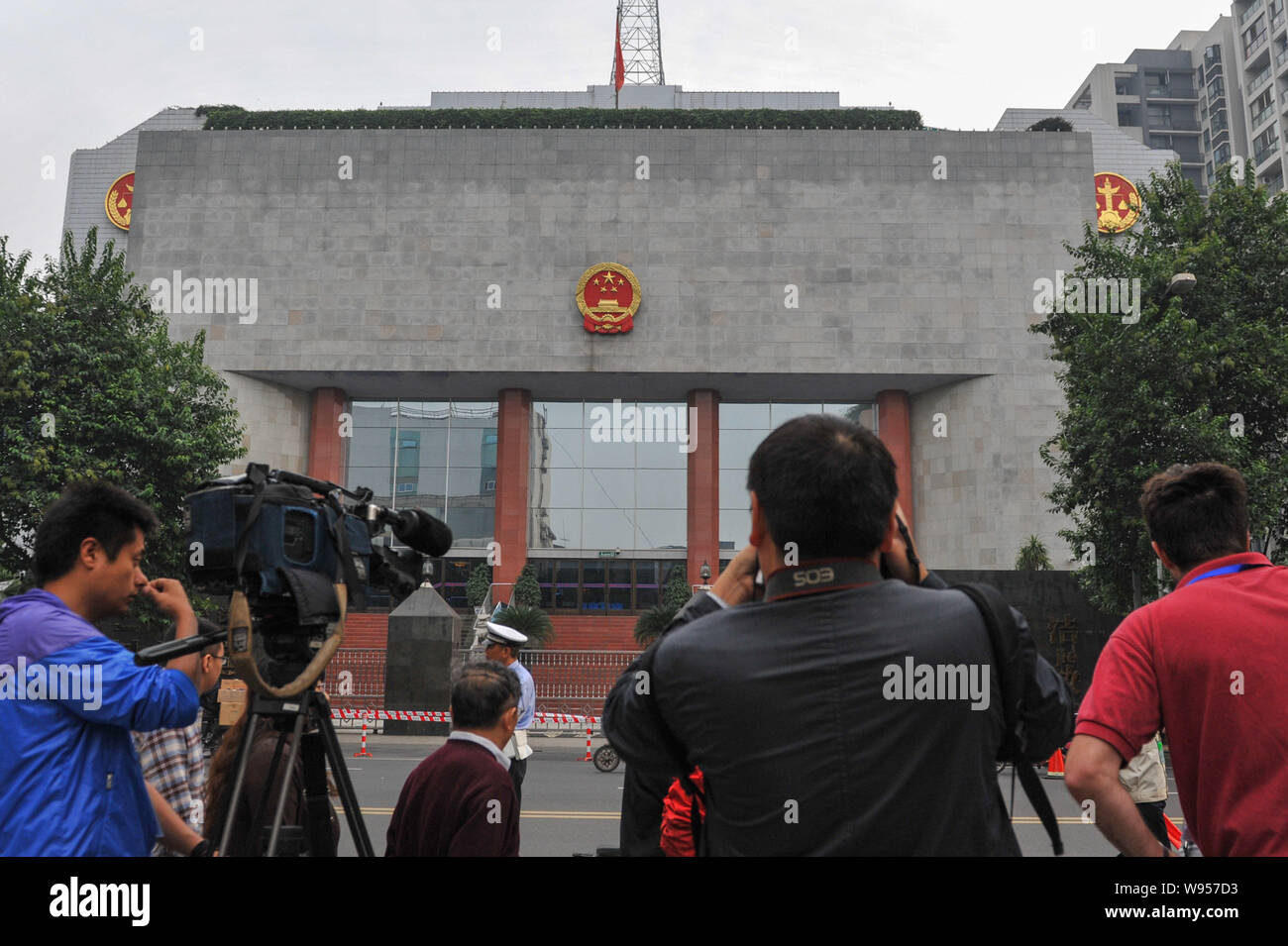 Wang lijun hi-res stock photography and images - Alamy