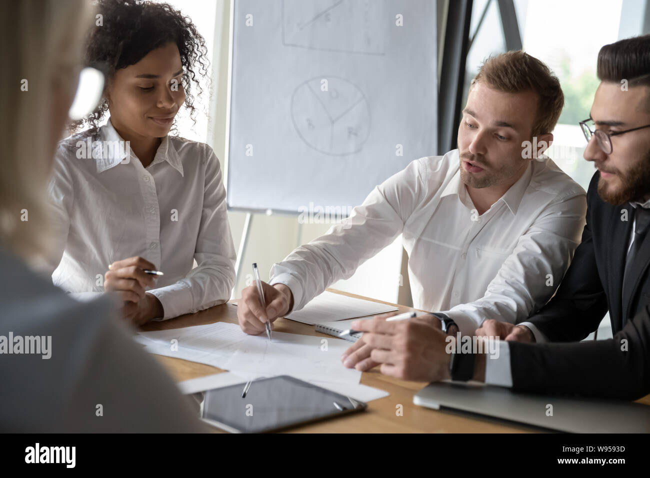 Business briefing hi-res stock photography and images - Alamy