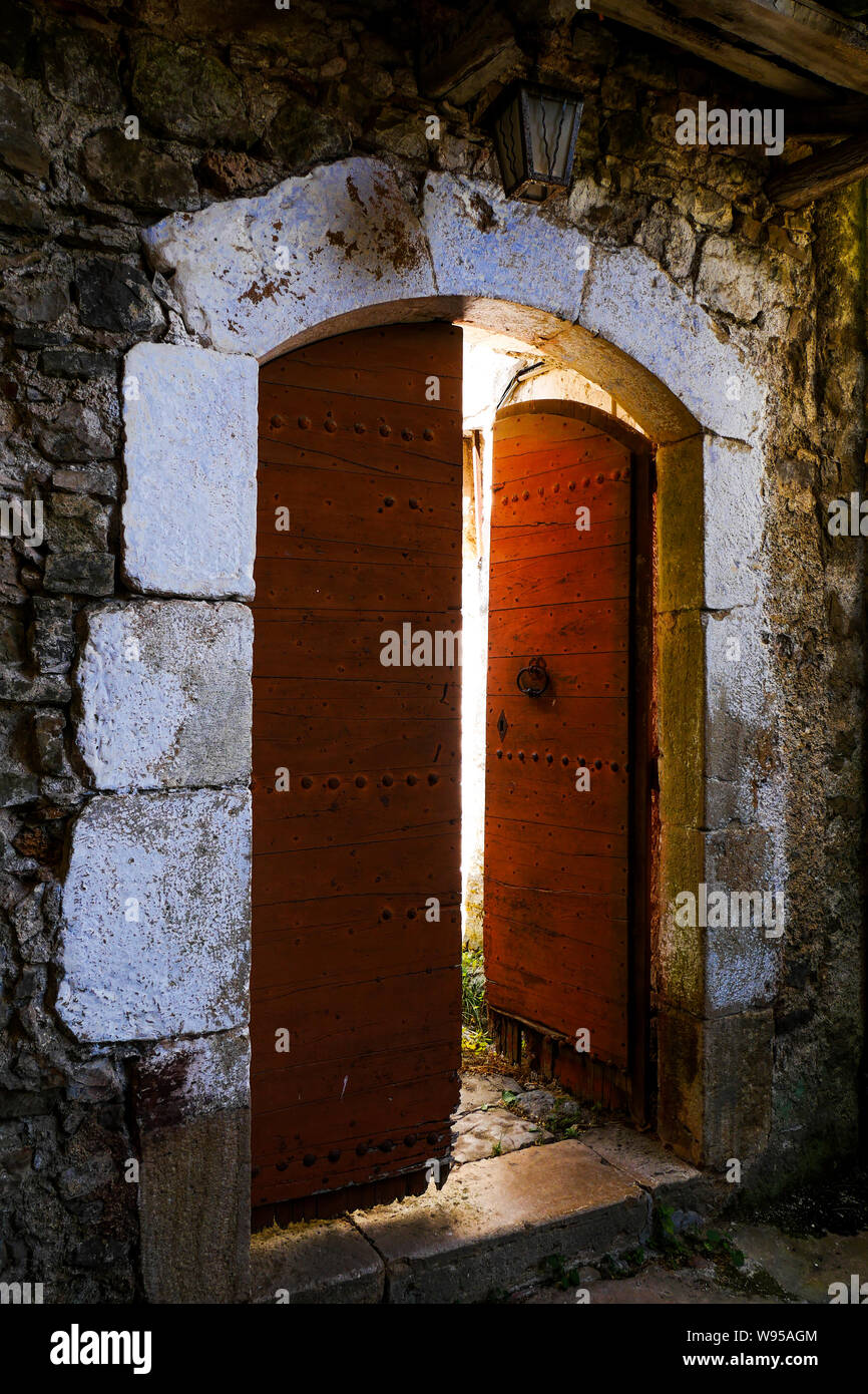 Vaulted gate, Village view, Mas Soubeyran, Mialet, Gard, France Stock ...
