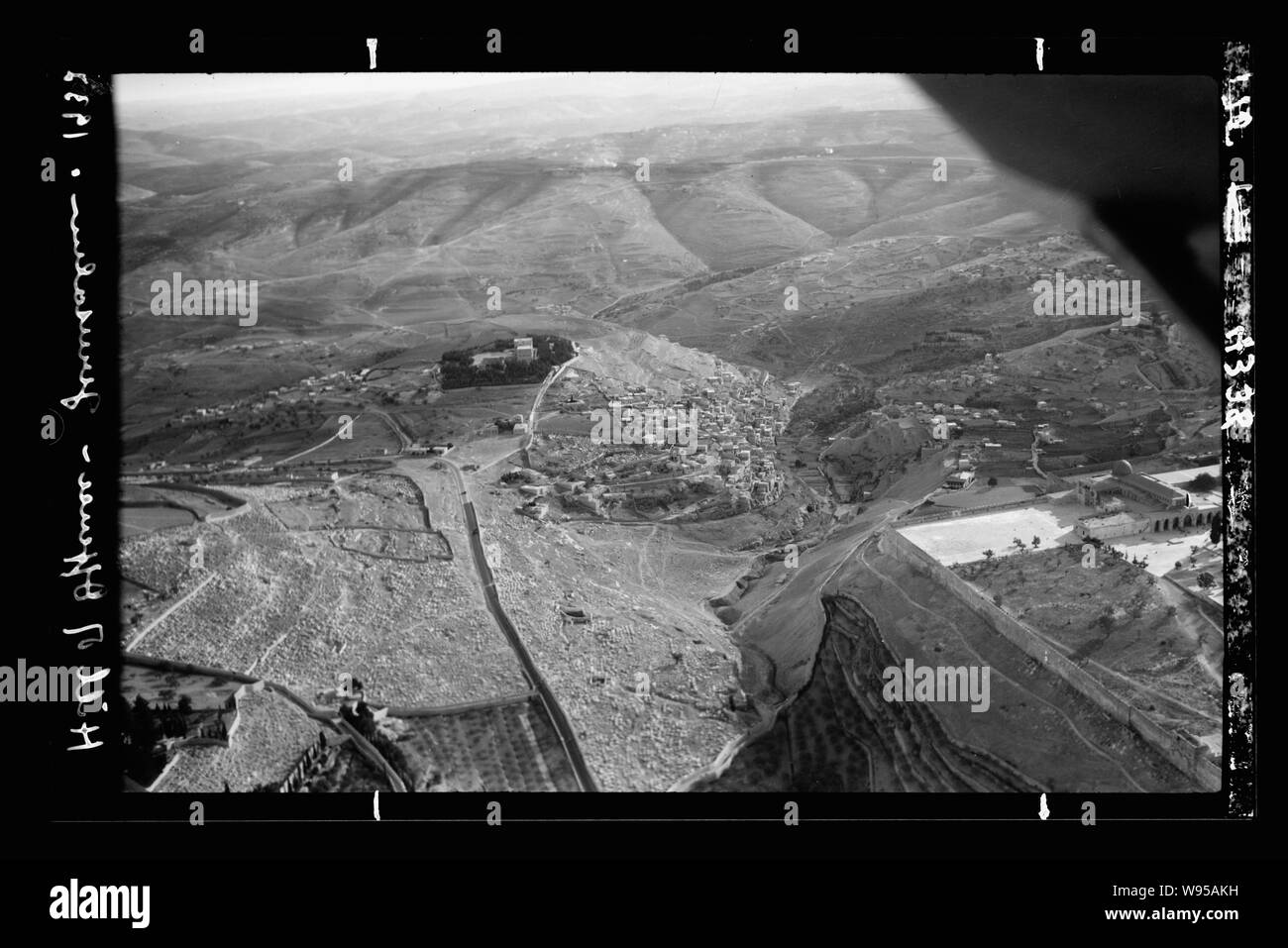 Old city of jerusalem aerial Black and White Stock Photos & Images - Alamy