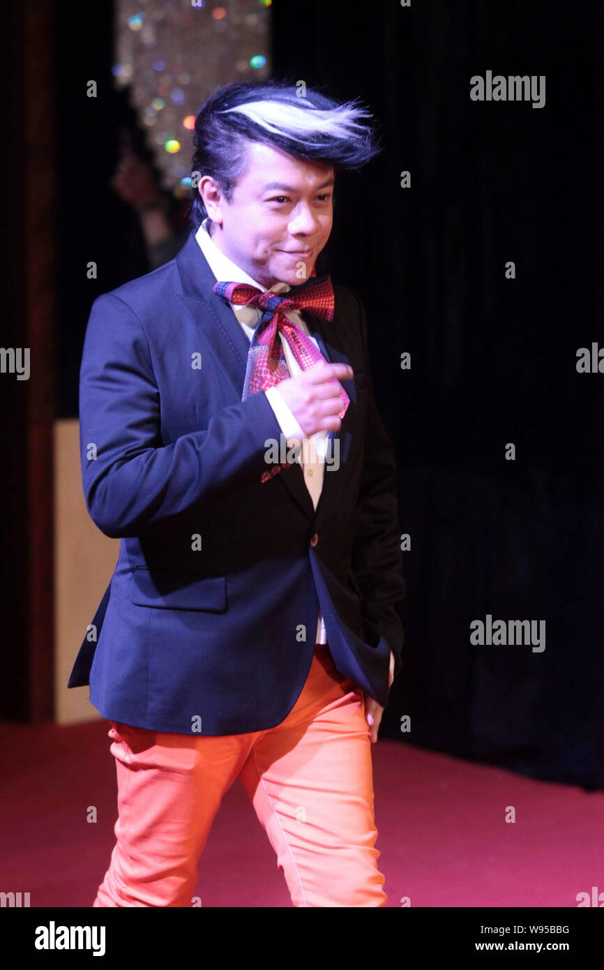 --File--Taiwanese host Kevin Tsai poses during a ceremony by sina.com ...