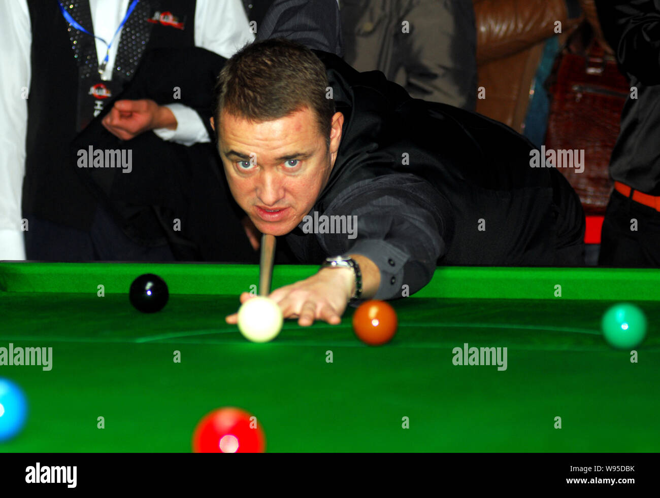Scottish professional snooker player Stephen Hendry performs at the ...