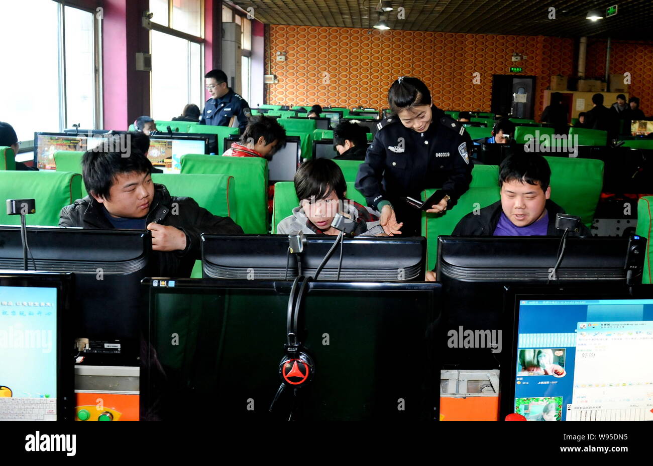 --FILE--Chinese policemen of the China Network Management of the Public ...