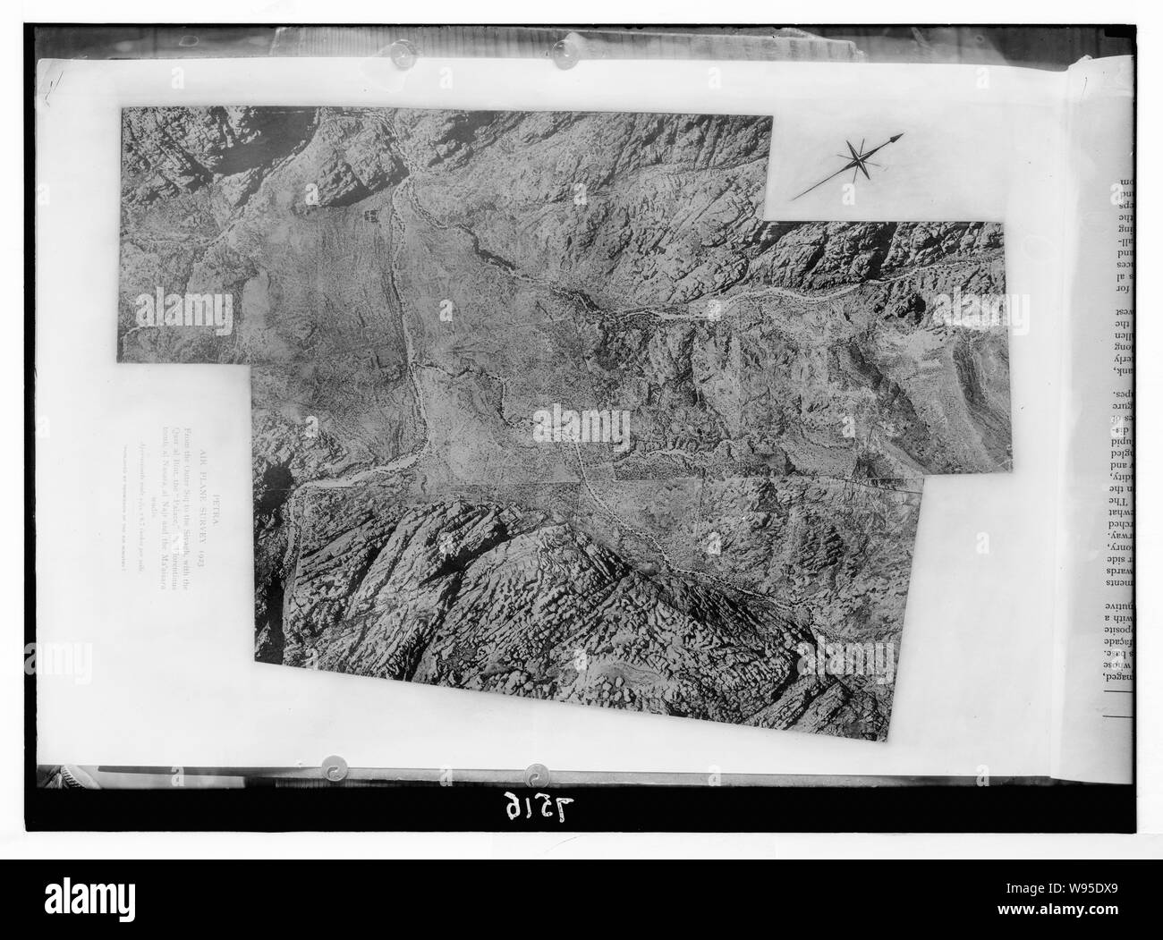 Airplane desert Black and White Stock Photos & Images - Alamy