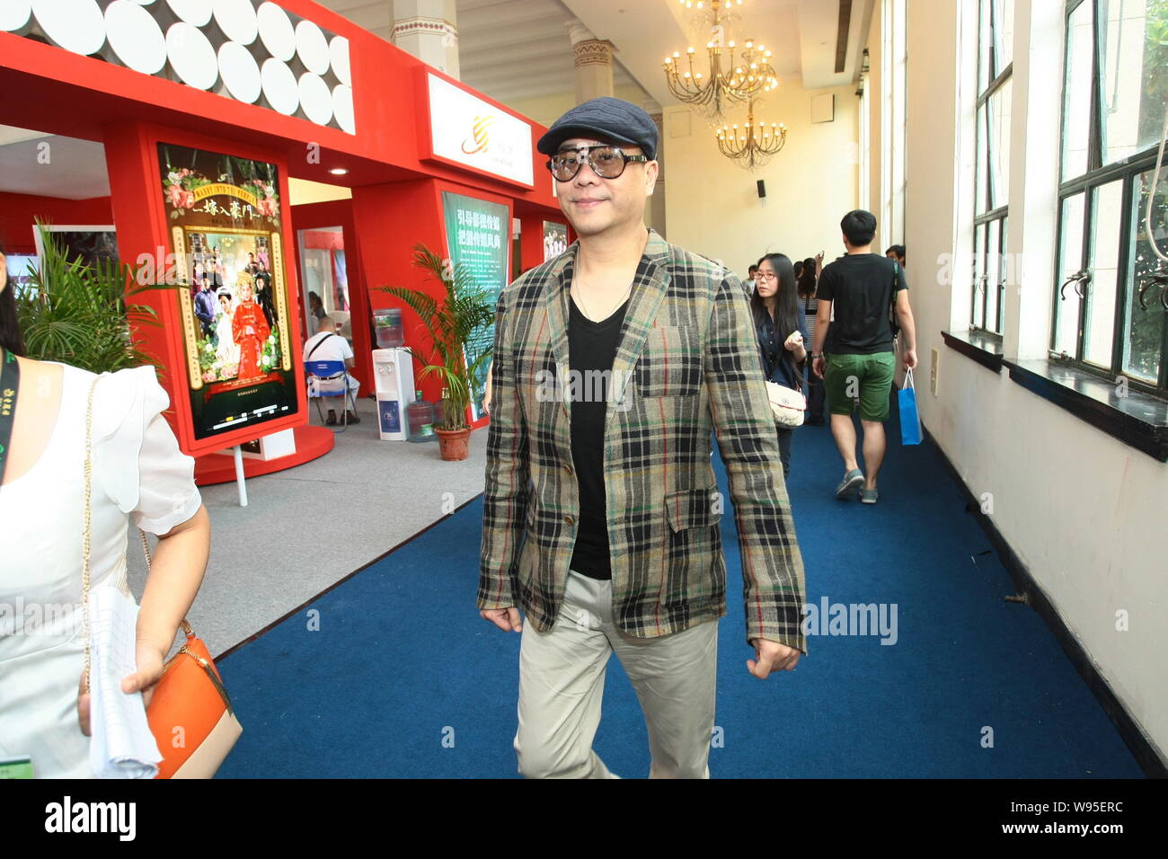 Robert au yeung hi-res stock photography and images - Alamy