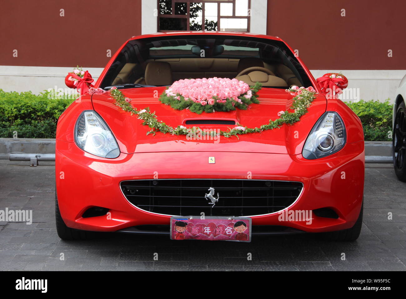 Brides car hi-res stock photography and images - Alamy