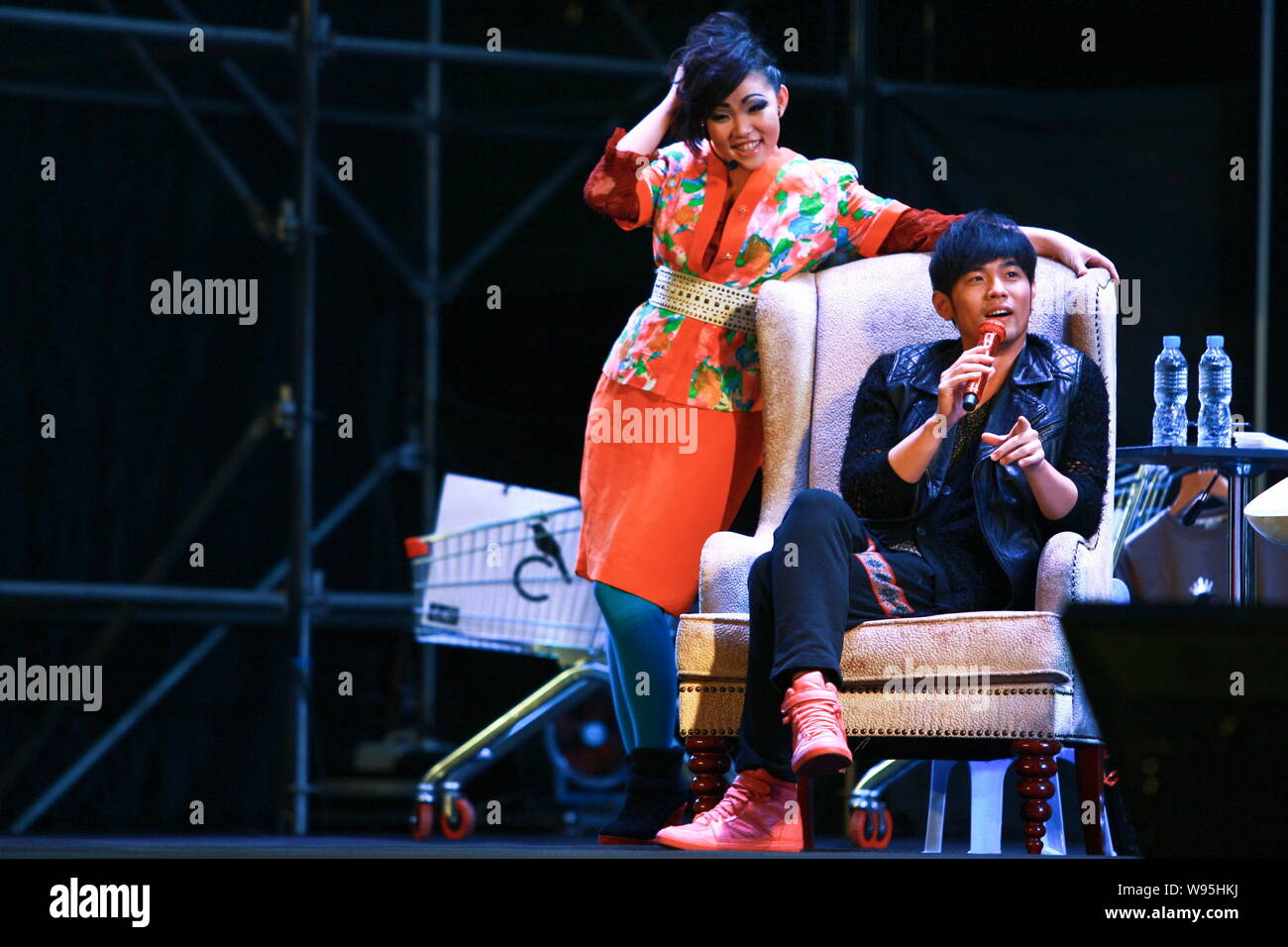 Chinese tv show production hi-res stock photography and images - Alamy