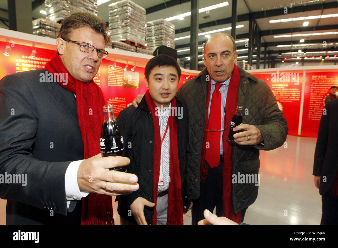 Muhtar Kent, right, Chairman and CEO of The Coca-Cola Company, and ...
