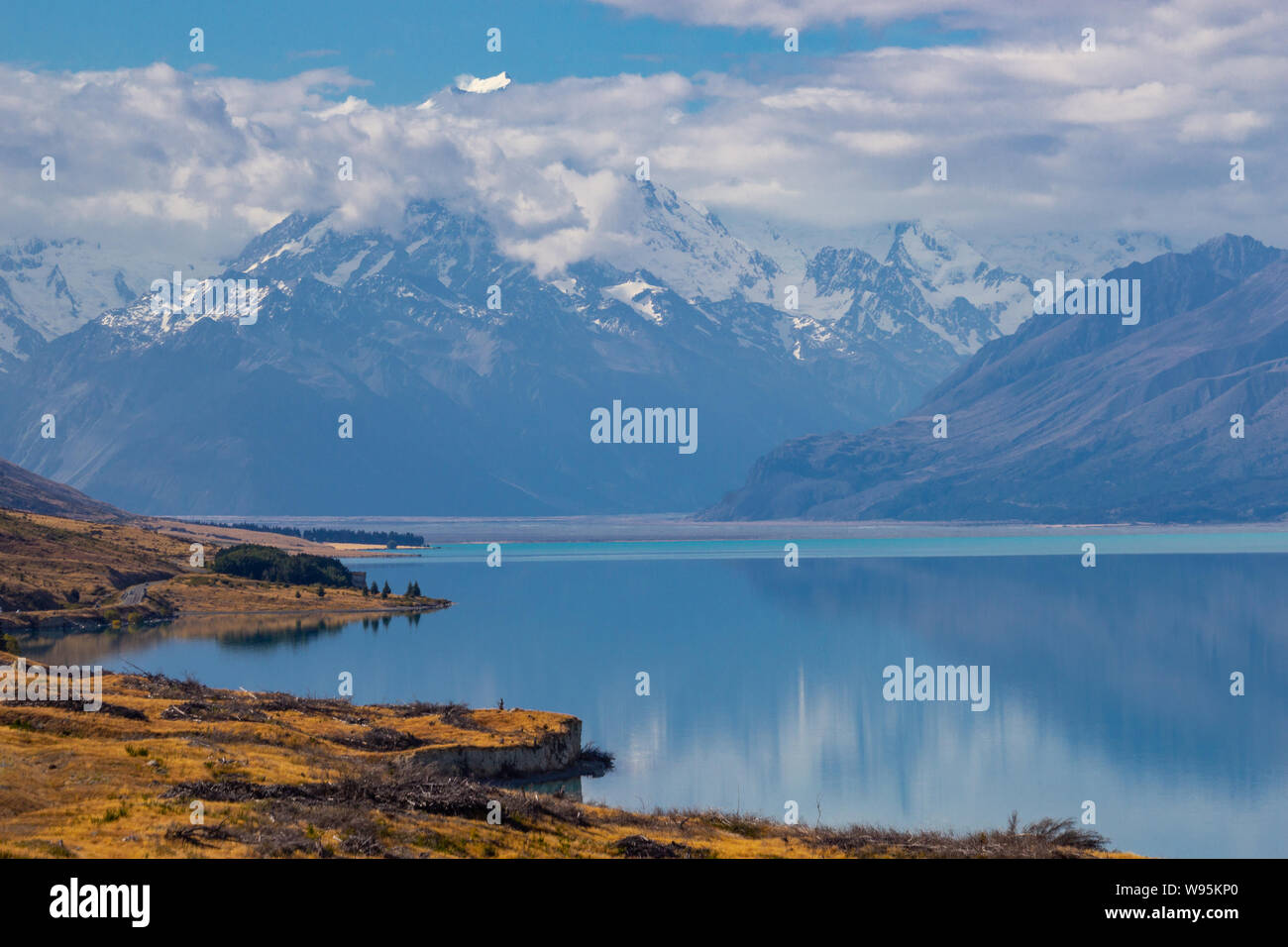 Mount cook peak reflection hi-res stock photography and images - Alamy