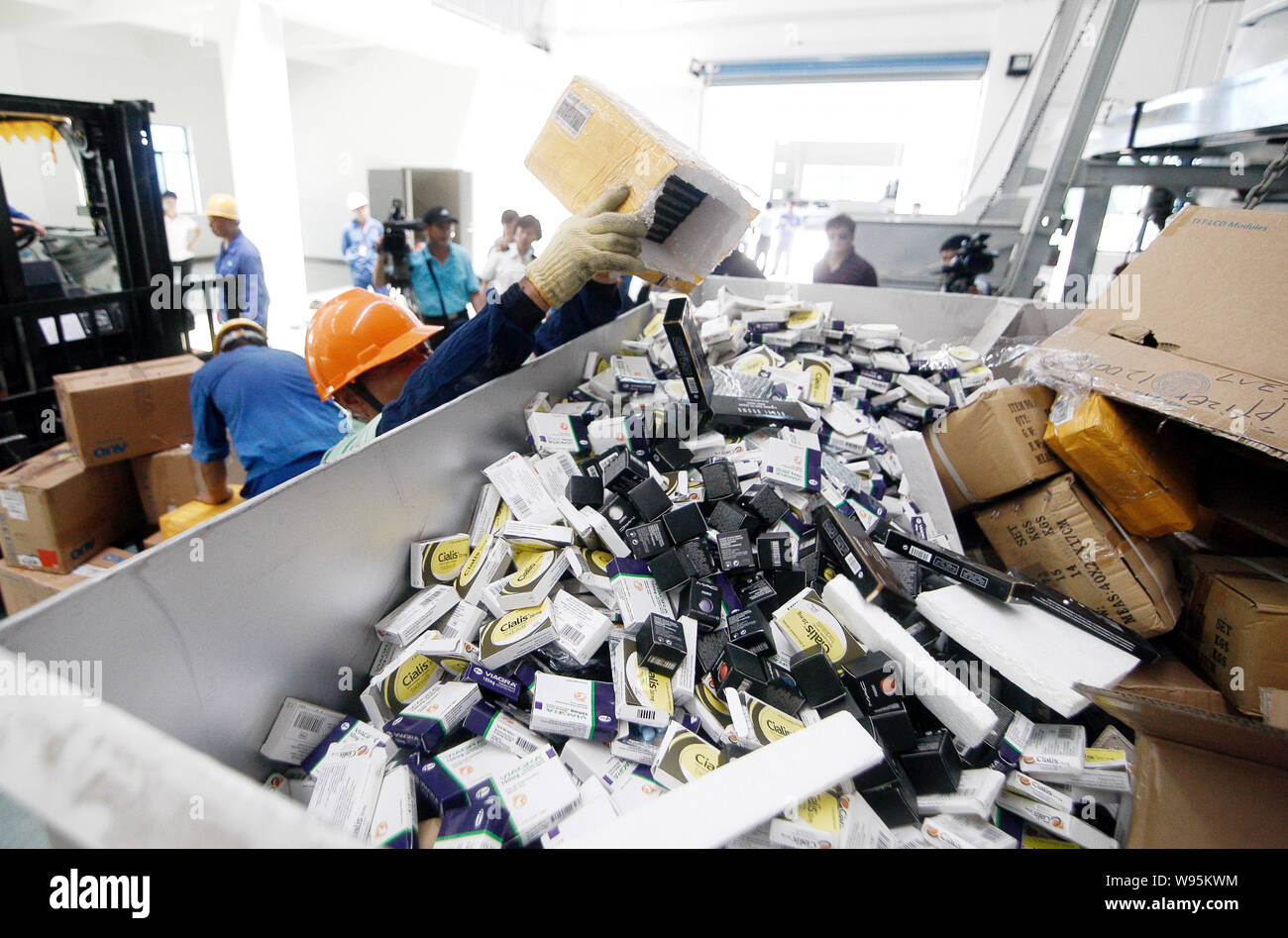 China fake goods hi-res stock photography and images - Alamy