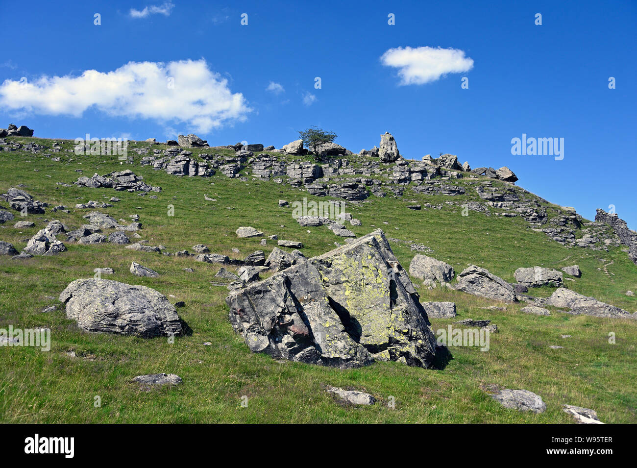 Erratic boulders hi-res stock photography and images - Alamy