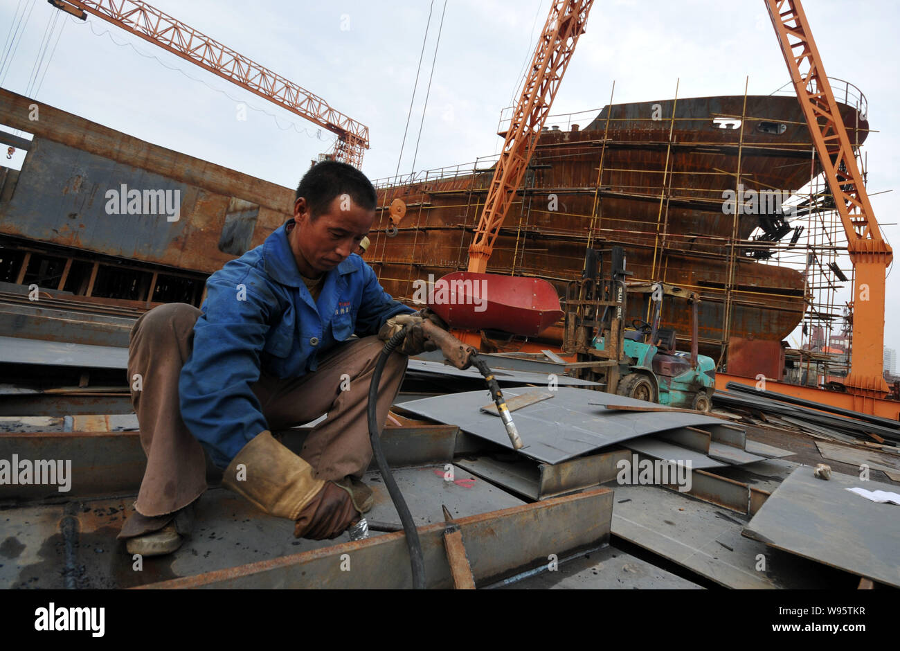Welds plates hi-res stock photography and images - Alamy