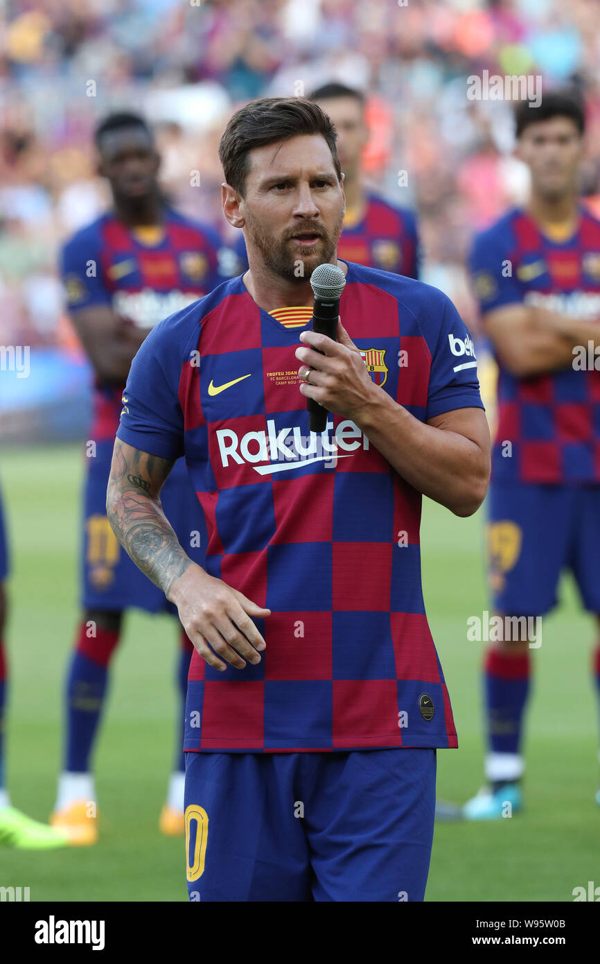 Lionel messi trophy barcelona hi-res stock photography and images - Alamy