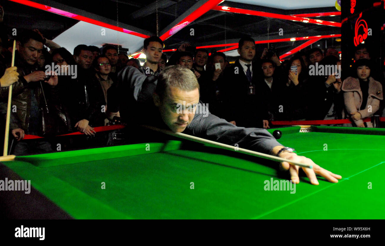 Scottish professional snooker player Stephen Hendry performs at the ...