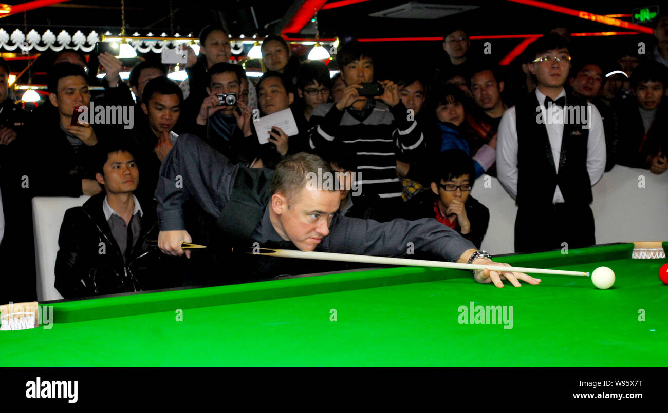 Scottish professional snooker player Stephen Hendry performs at the ...