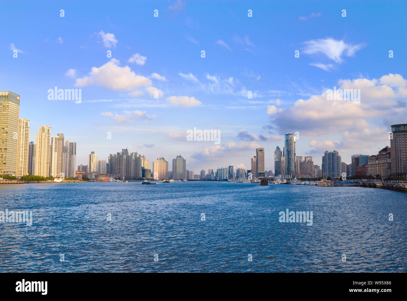 Shanghai pudong puxi buildings skyline skyscrapers modern growth hi-res ...