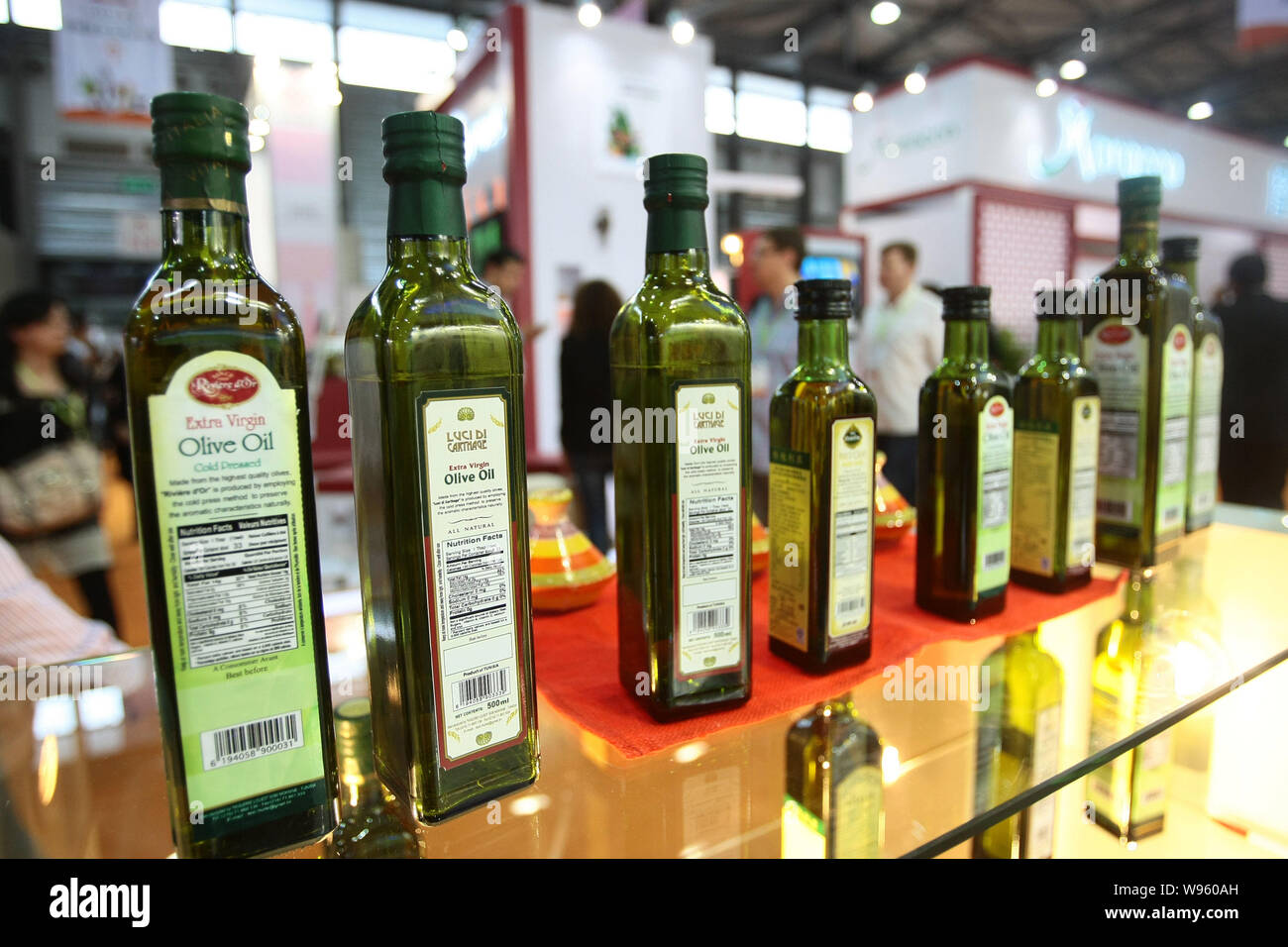 International oil show hi-res stock photography and images - Alamy