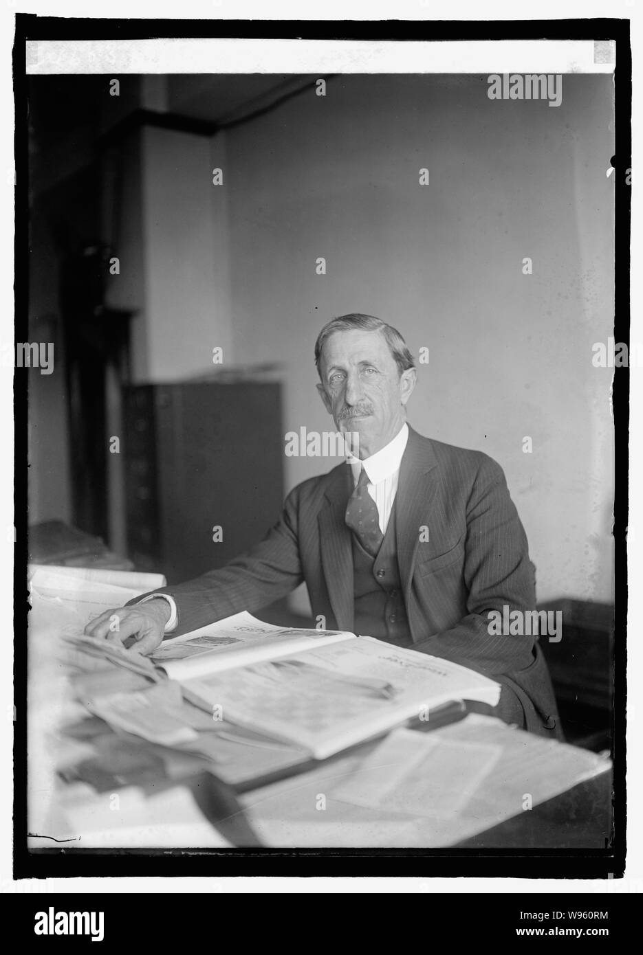 Tariff commission hi-res stock photography and images - Alamy