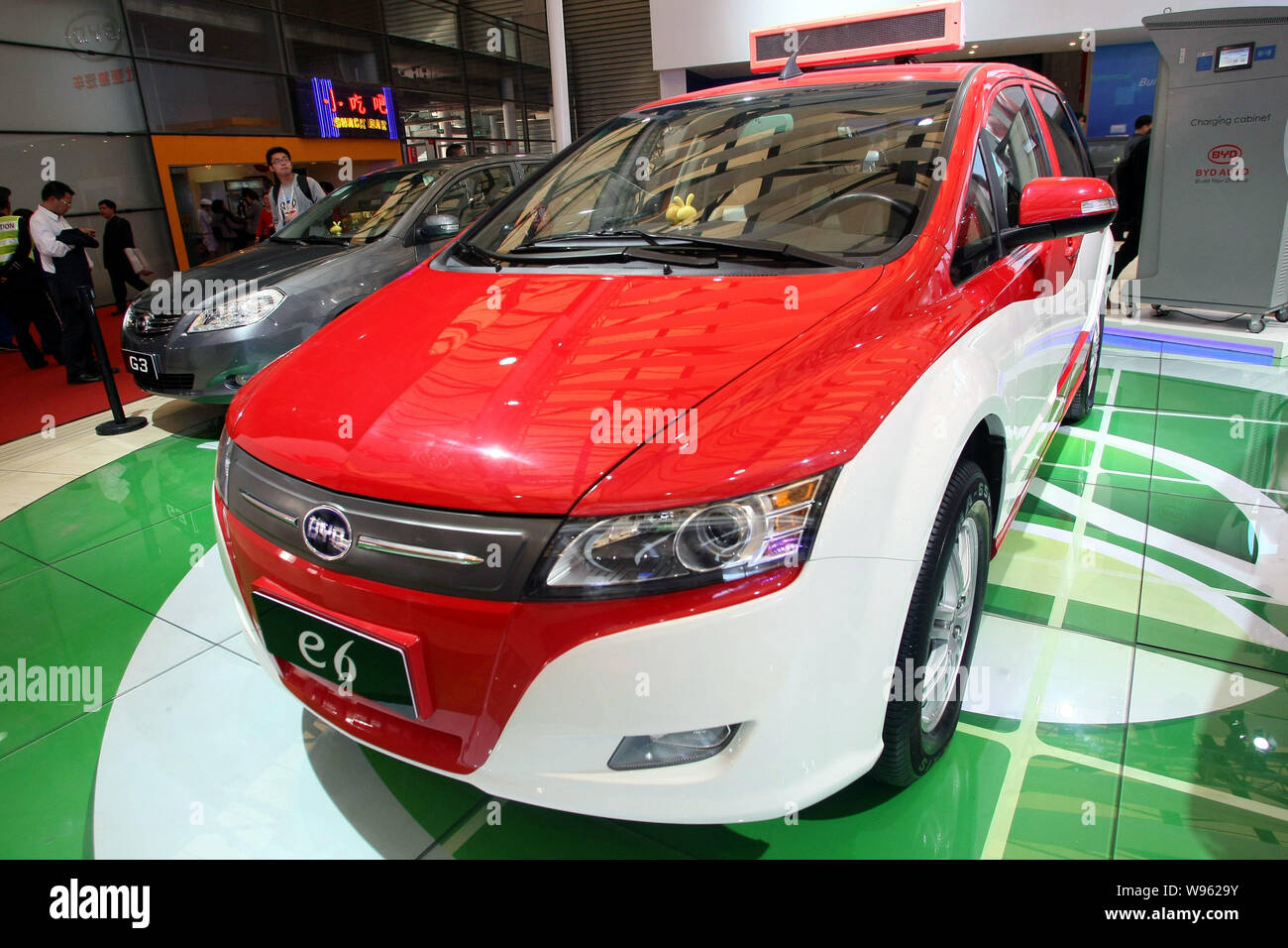 Byd e6 hi-res stock photography and images - Alamy