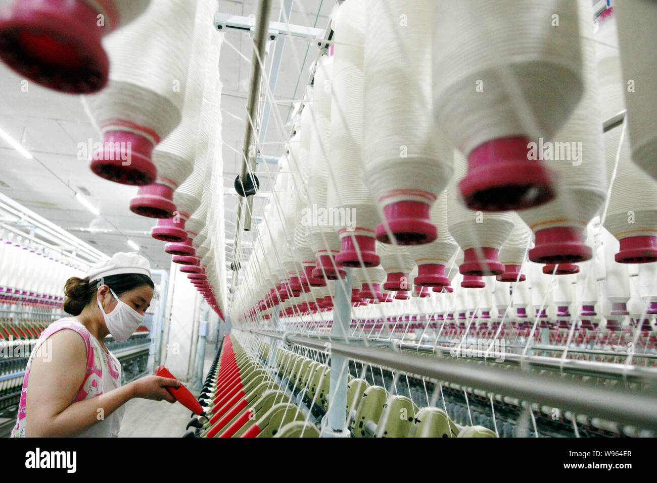 Textile factory hi-res stock photography and images - Alamy