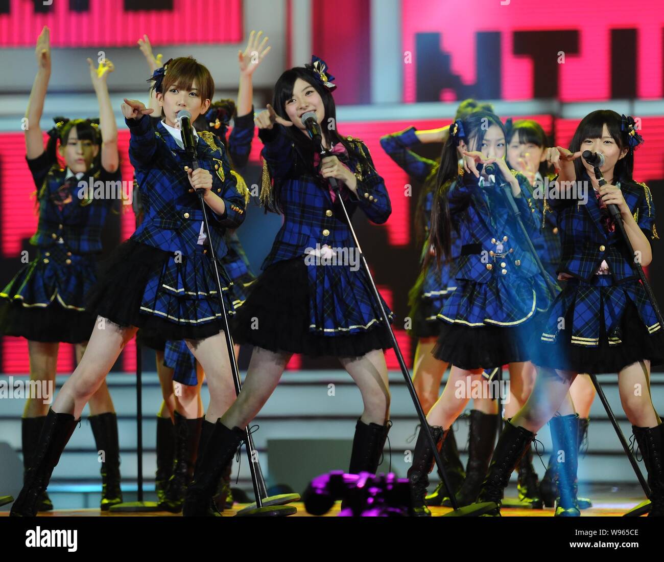 Mtv girl hi-res stock photography and images - Alamy