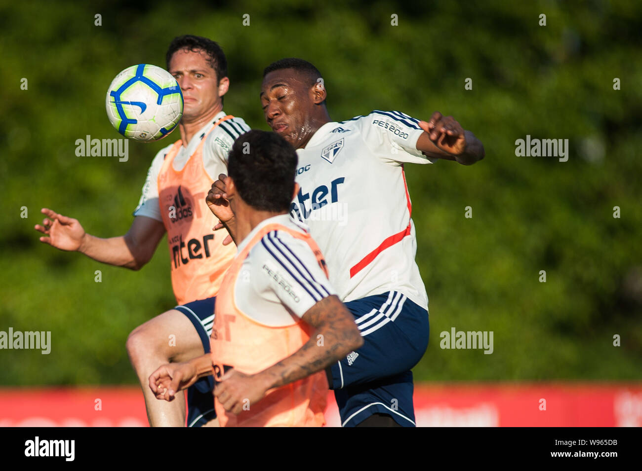 Leo anderson hi-res stock photography and images - Alamy