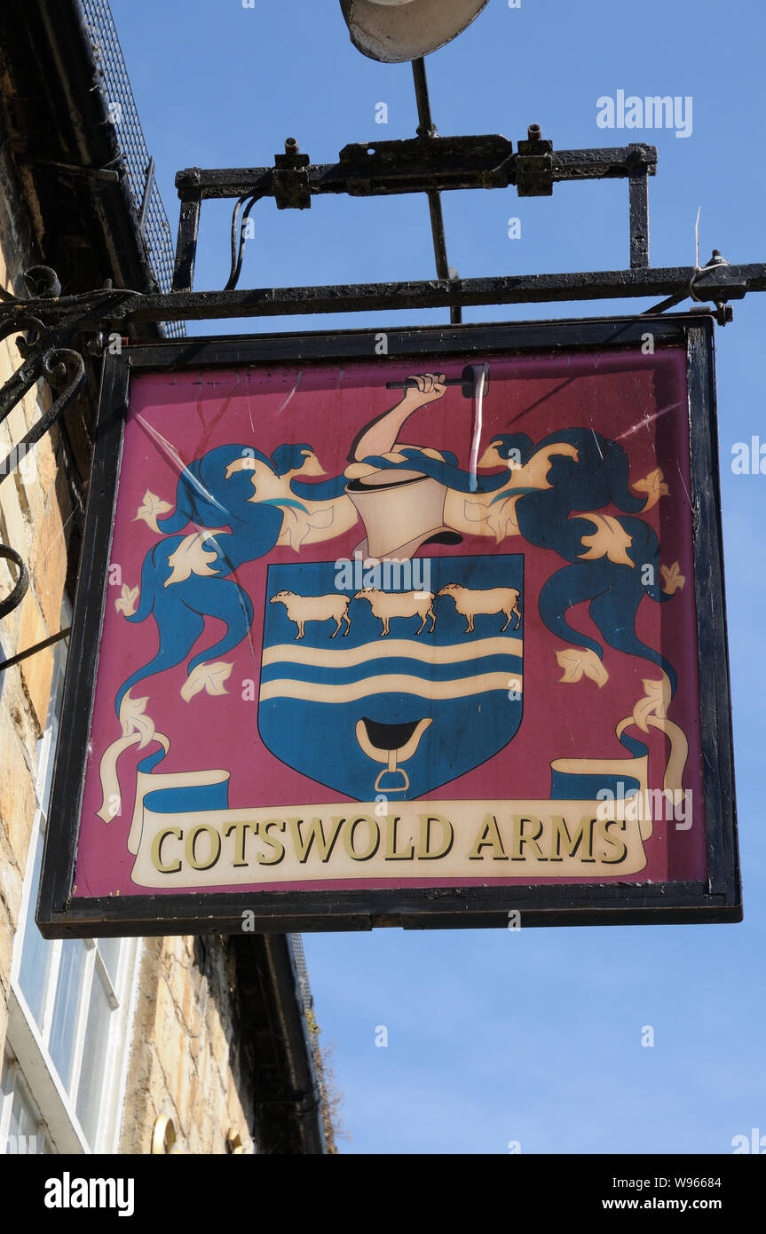 Cotswolds Arms sign, Burford, Oxfordshire Stock Photo - Alamy