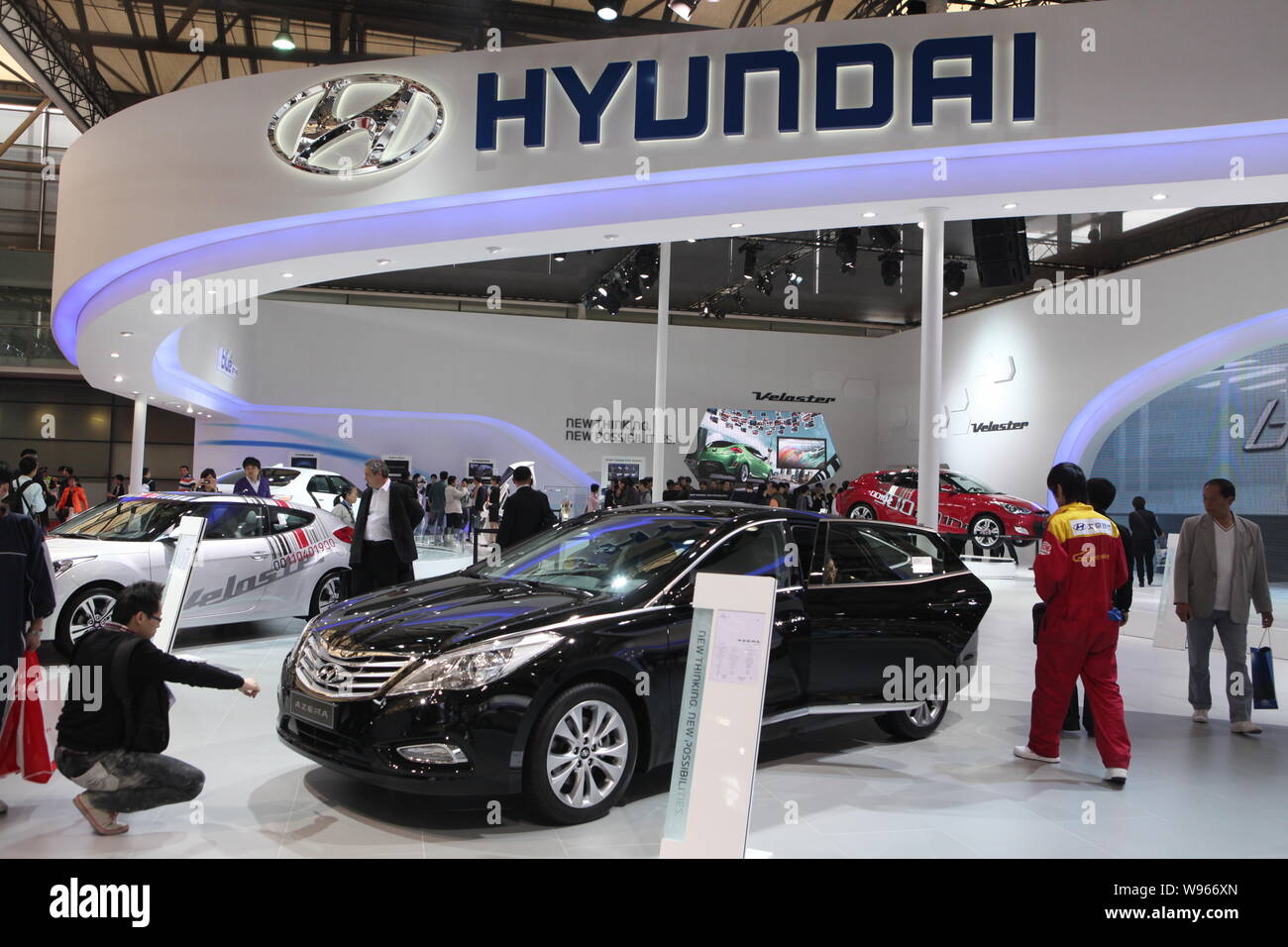 Hyundai stand hi-res stock photography and images - Alamy