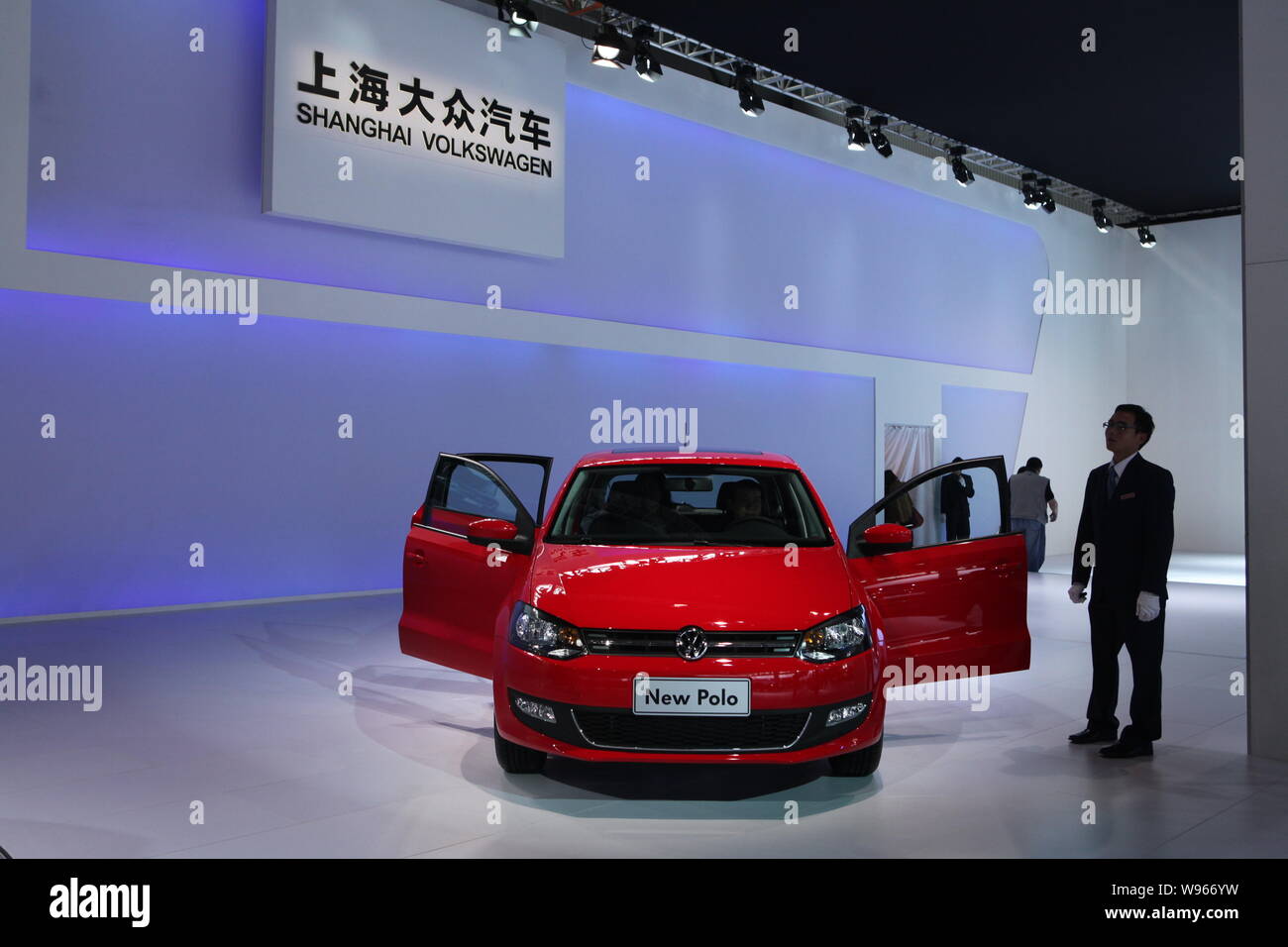 --File--Visitors are seen at the stand of Shanghai Volkswagen, a joint ...