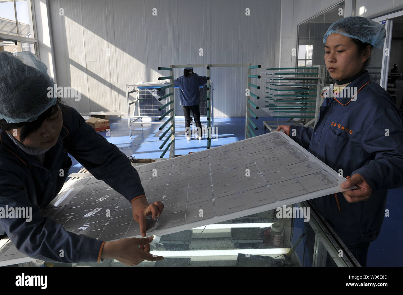 Solar panel factory in china hi-res stock photography and images - Alamy