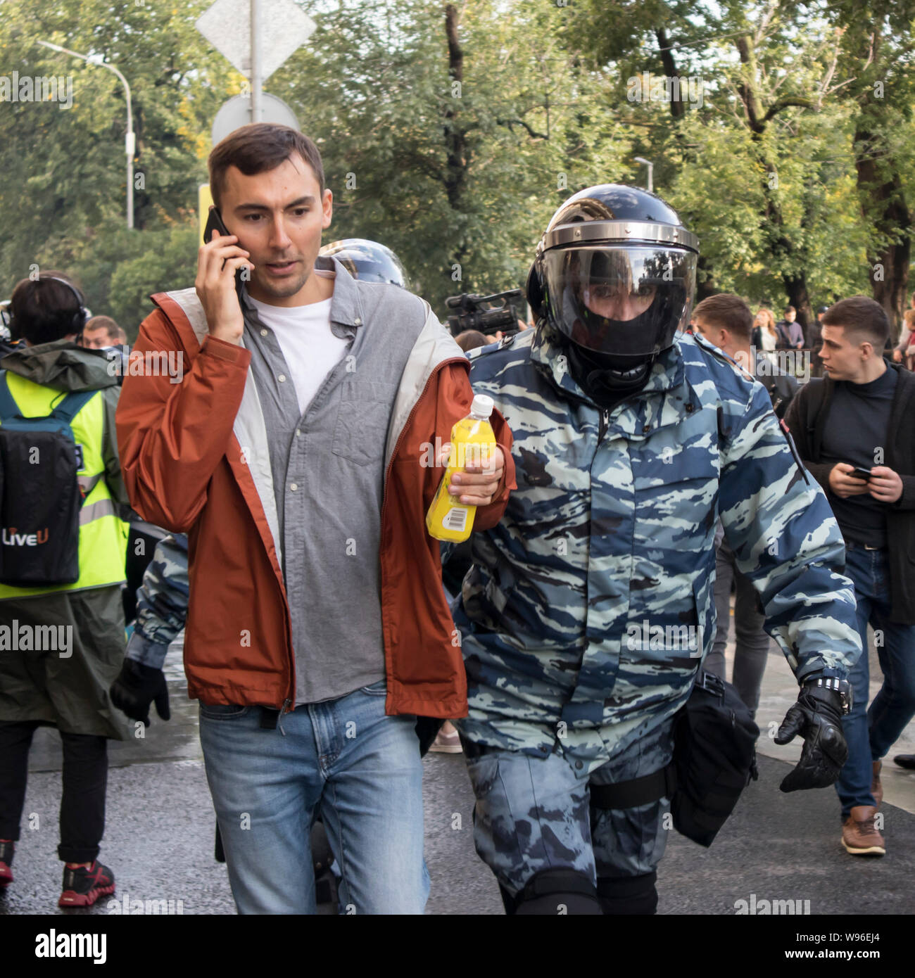 Helmet retention system hi-res stock photography and images - Alamy