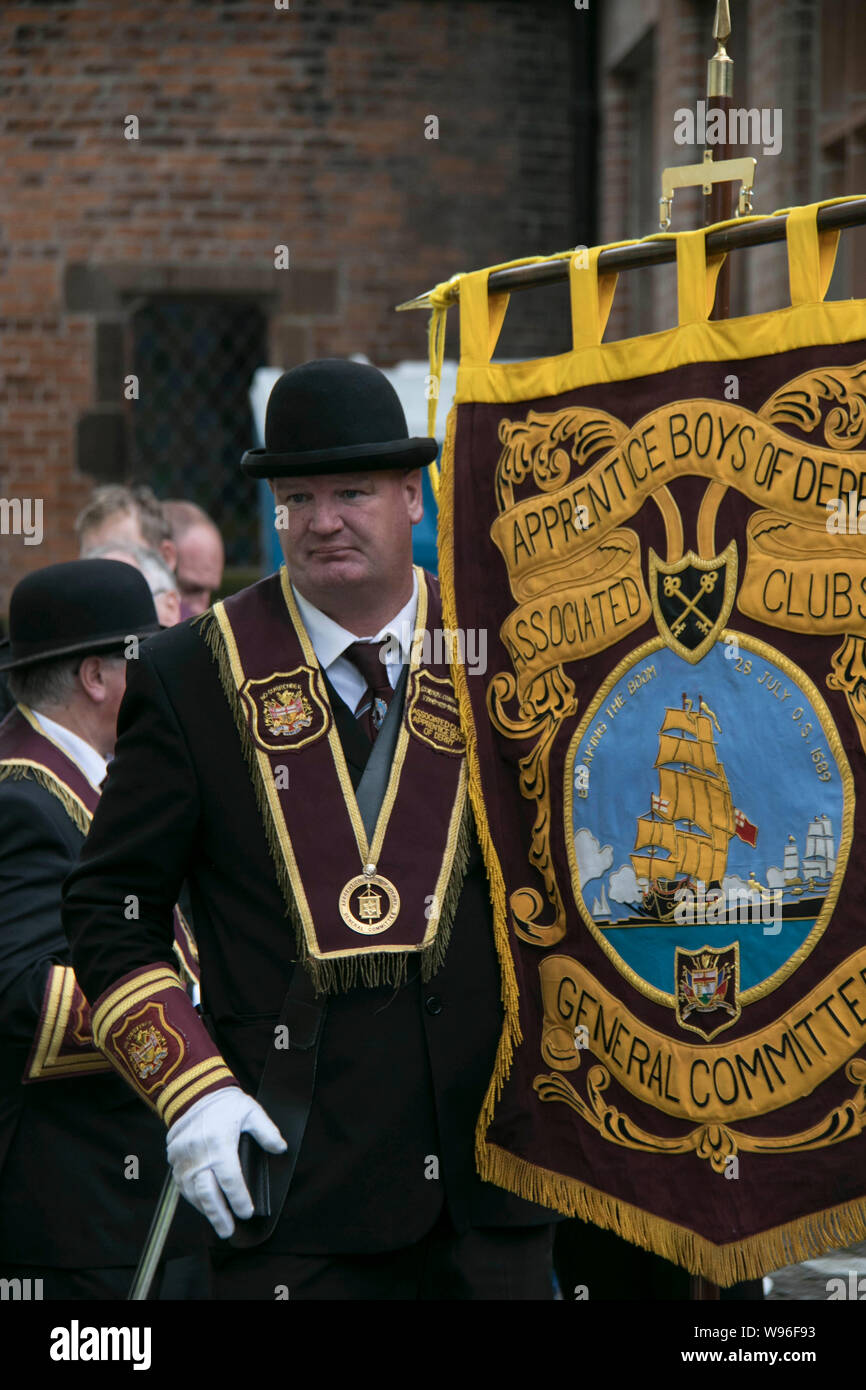 Siege of derry banner hi-res stock photography and images - Alamy