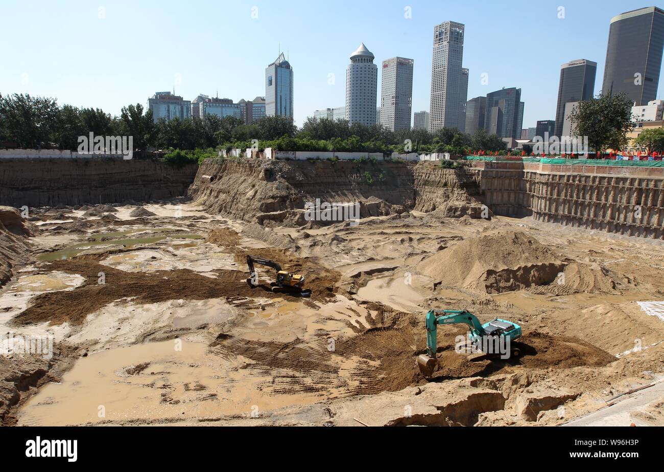 --File--View of the construction site of China Zun which is expected to ...