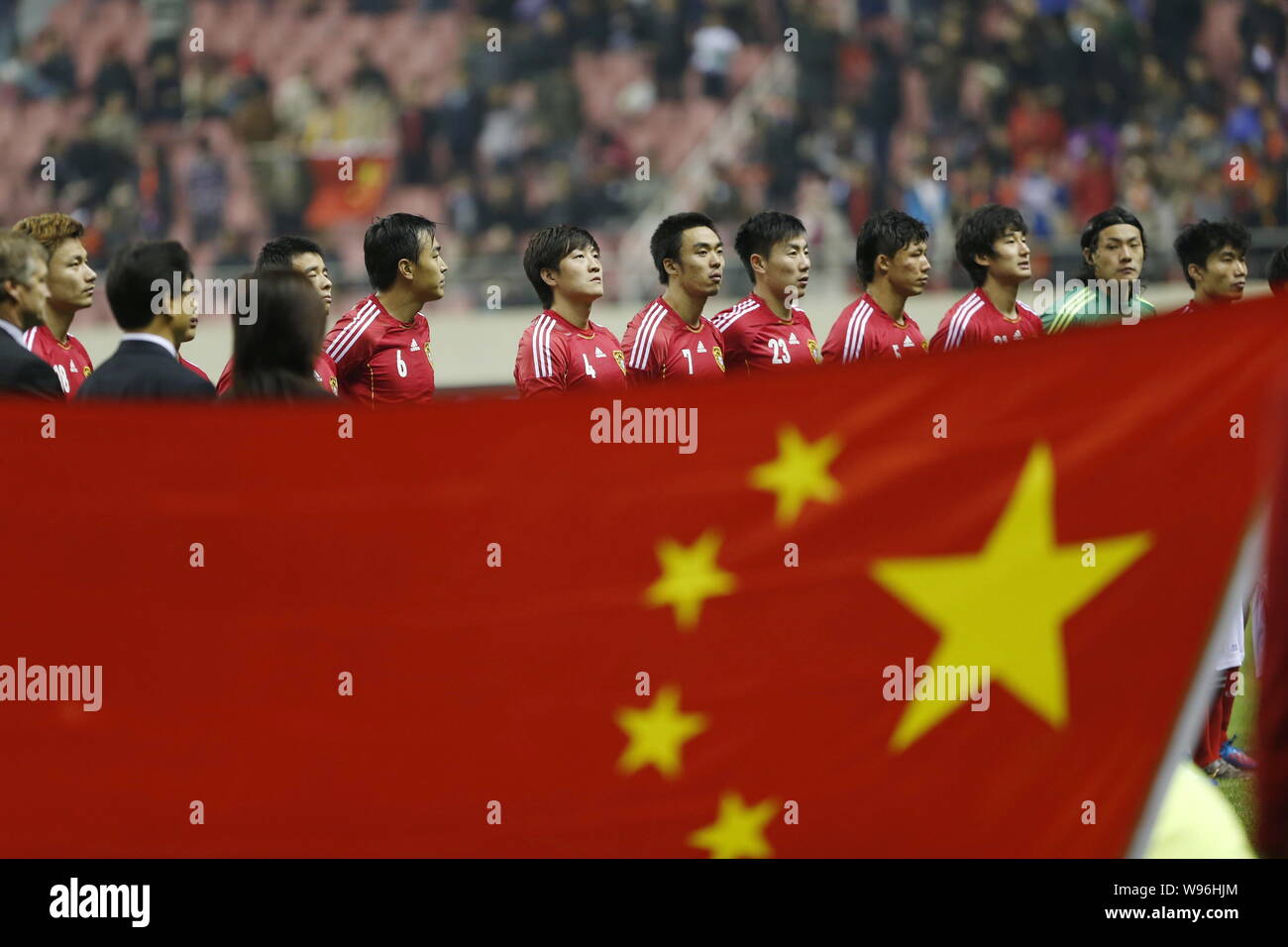 Chinese footballers pose before a football friendly match against New ...