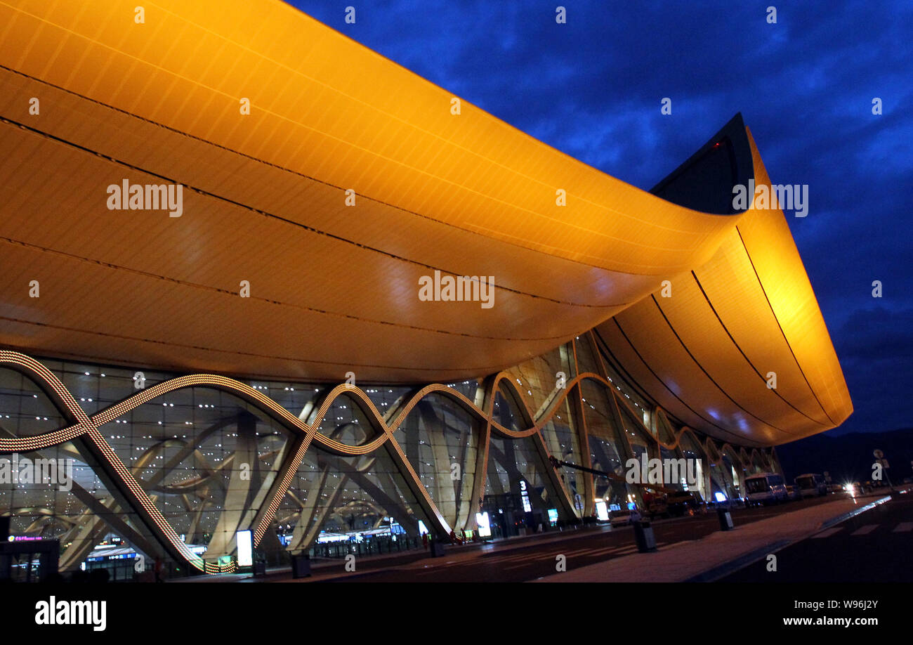 Night view of the main terminal of the Kunming Changshui International ...