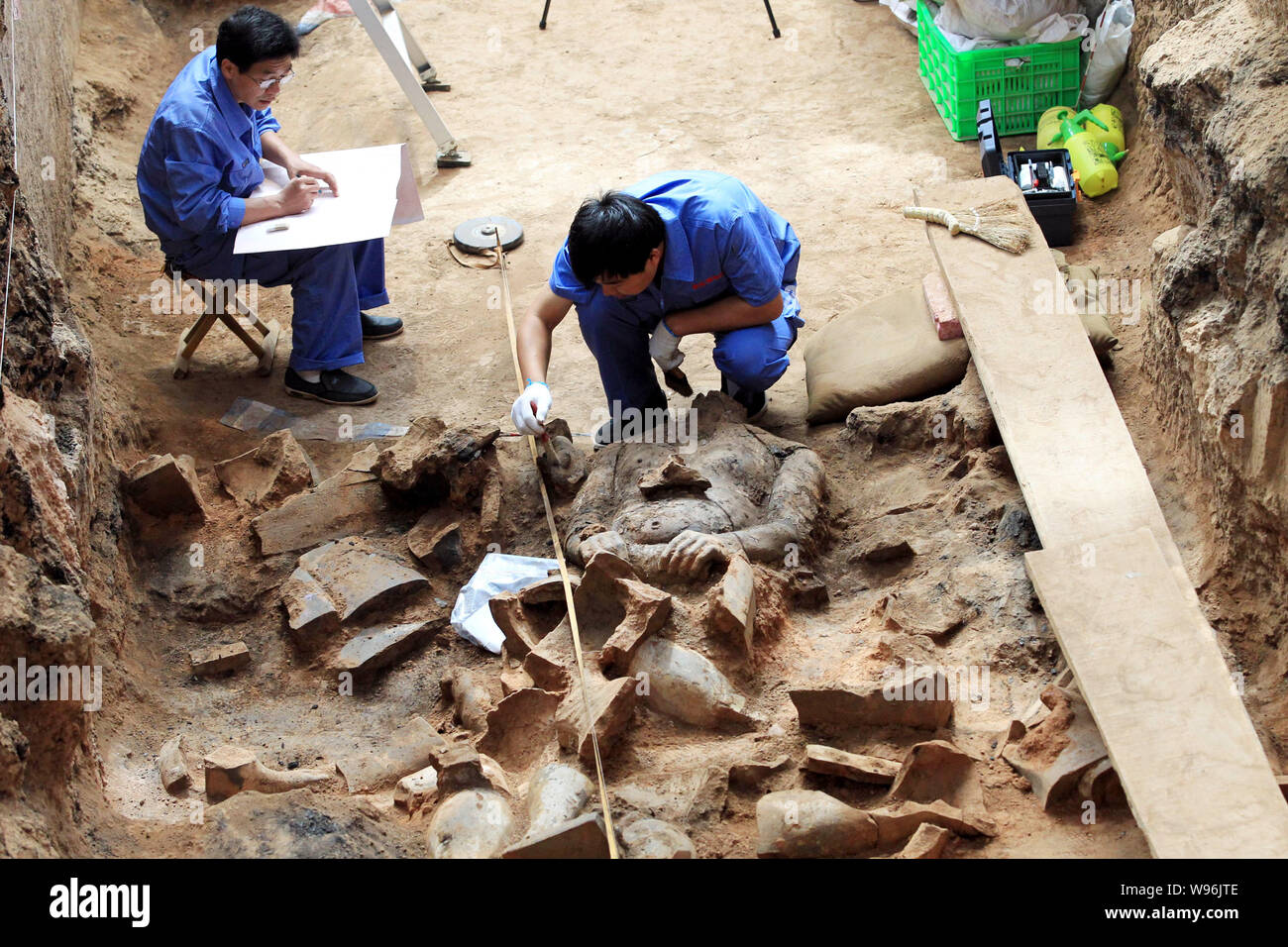 Chinese archaeologists excavate terracotta warriors in the No.1 Pit at ...