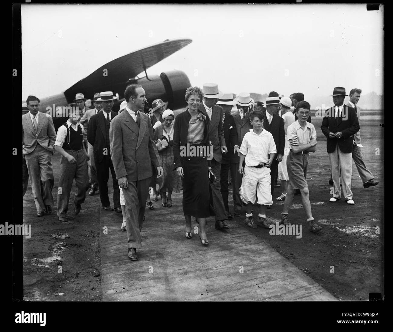 Amelia earhart Black and White Stock Photos & Images - Alamy